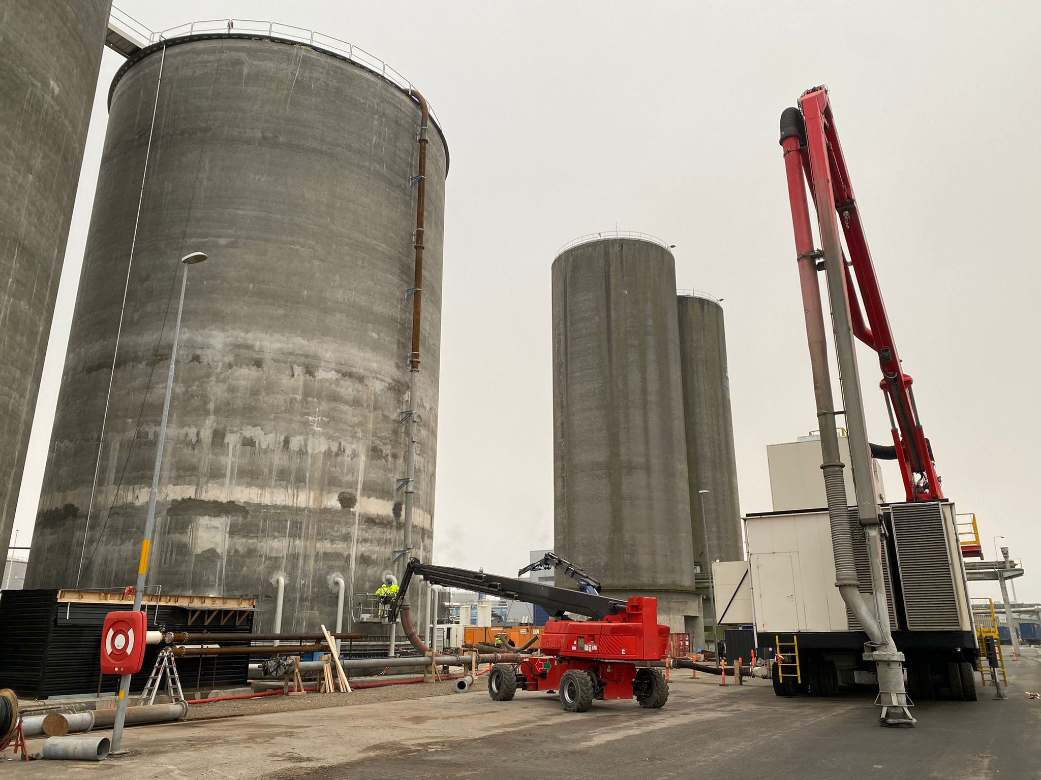 Cement storage silos and a truck loading equipment project in Aarhus ...